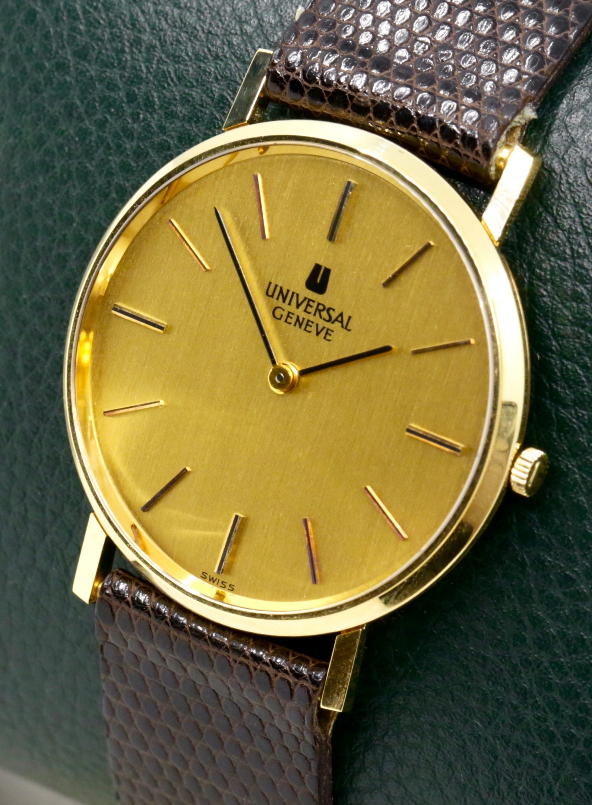 Universal Geneve 18k 0.750 yellow gold dress watch, manual winding ...