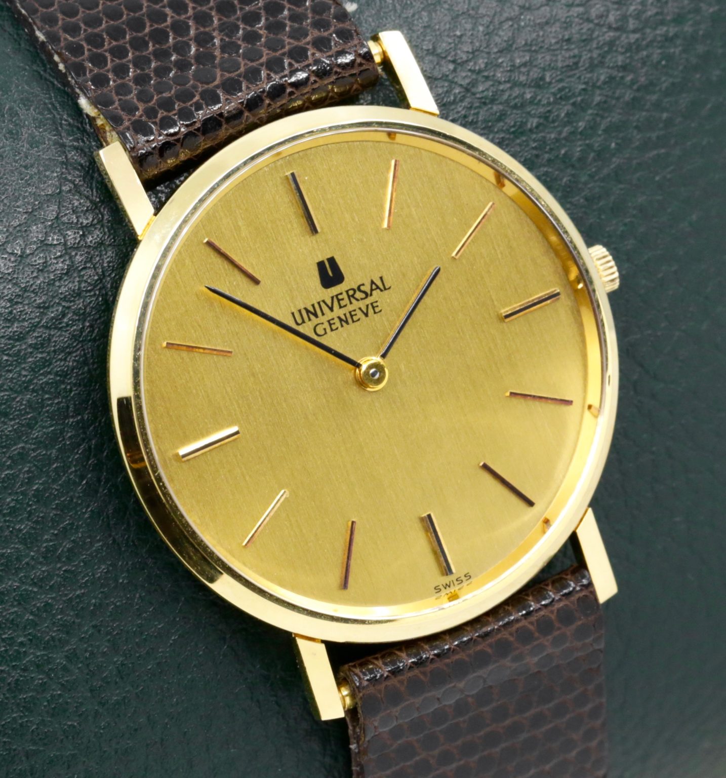 Universal Geneve 18k 0.750 yellow gold dress watch, manual winding ...
