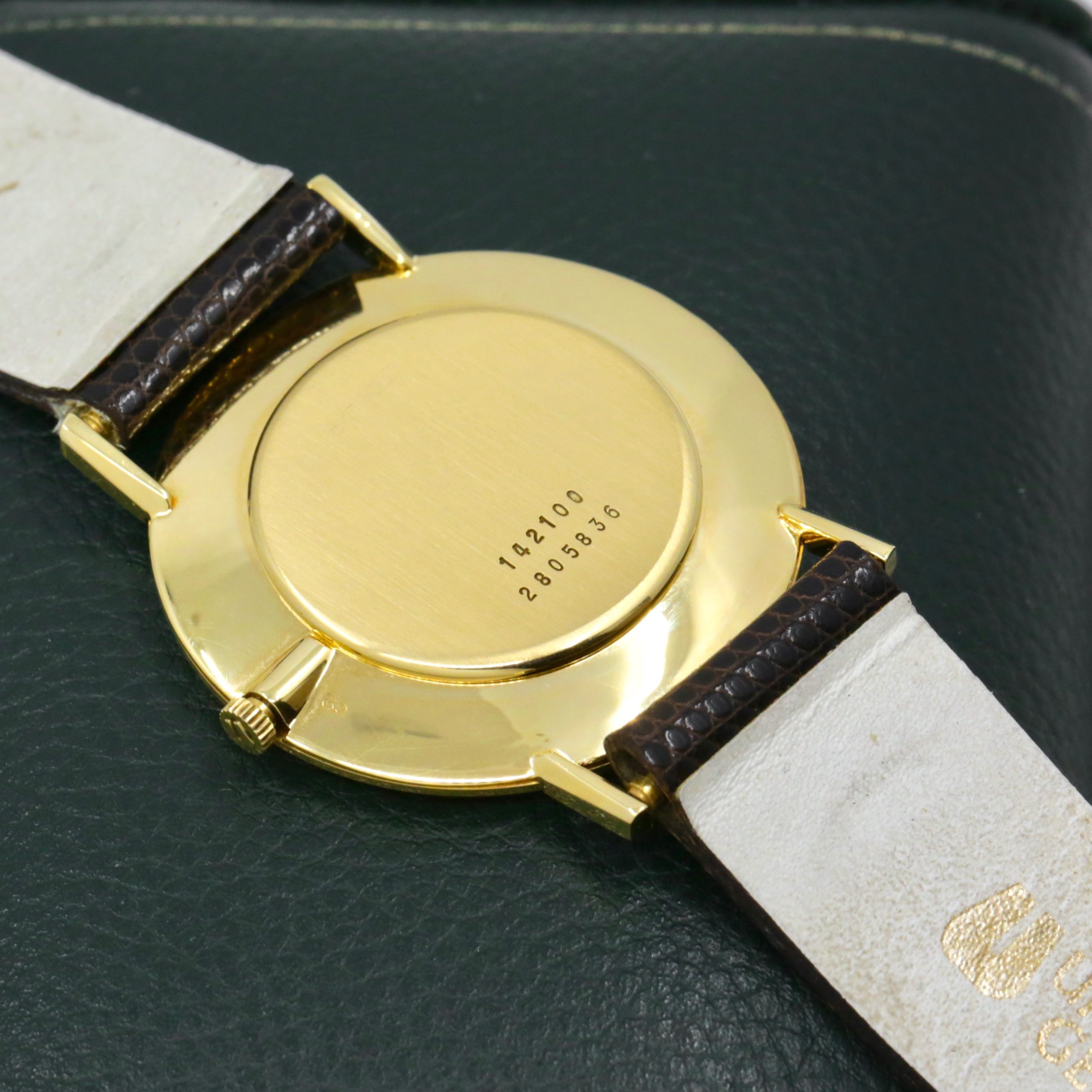 Universal Geneve 18k 0.750 yellow gold dress watch, manual winding ...